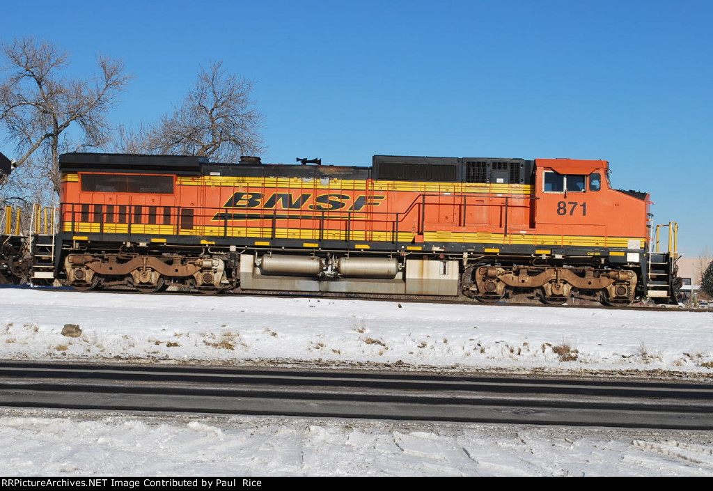 BNSF 871